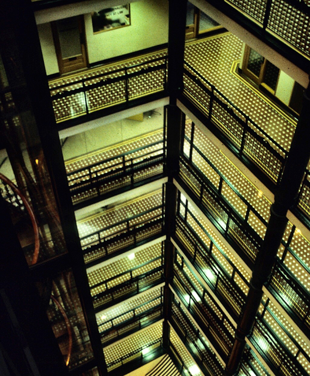 2.7. COMMODITY: THE ATRIUM – The Architecture Professor