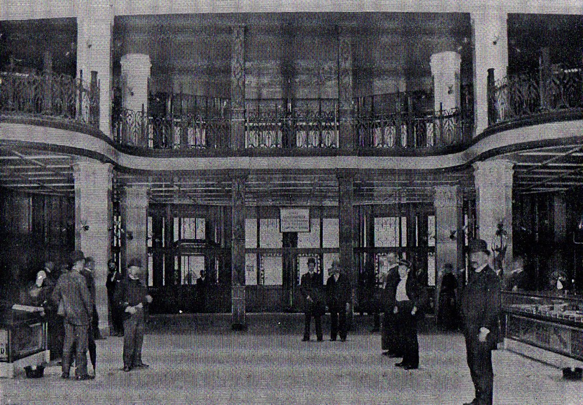 2.10. THE DOUBLE-LOADED CORRIDOR WITH AN EXTERIOR LIGHTCOURT – The ...