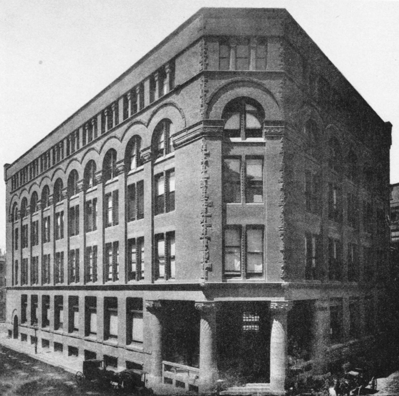 8.21. ROOT GETS THE ARCADE RIGHT: THE McCORMICK BUILDING – The ...